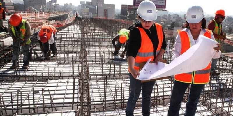 Mujeres se van integrando al sector construcción - Revista Petra
